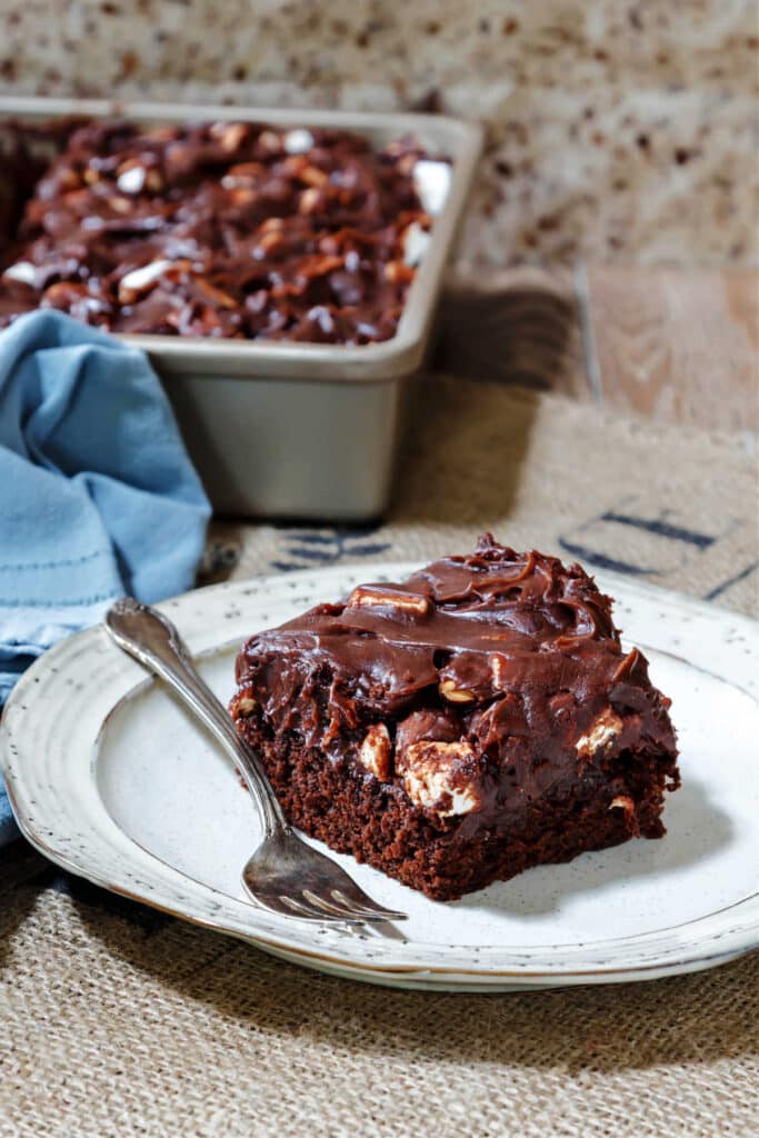 Easy Rocky Road Cake - Pastry Chef Online